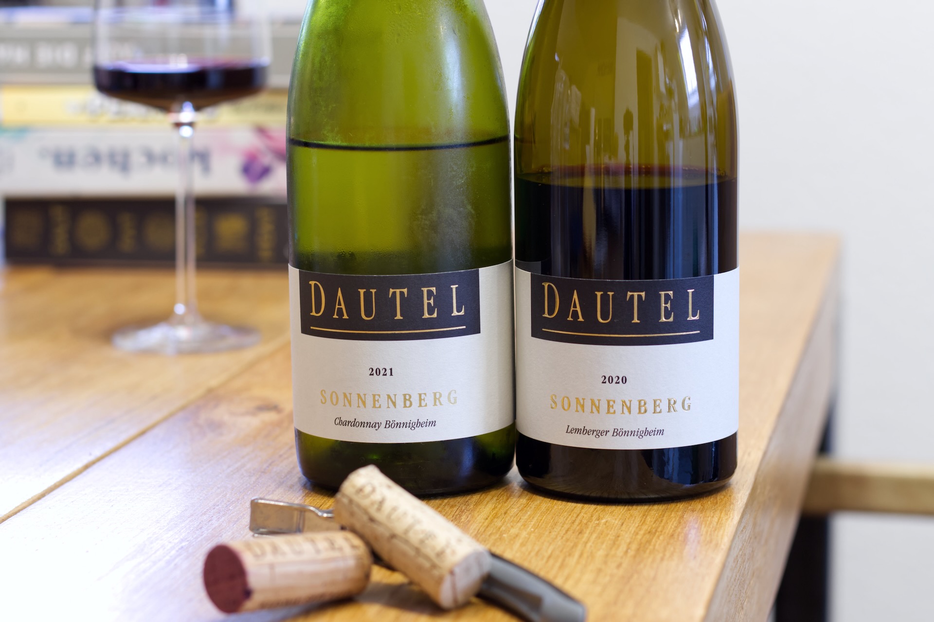 Zwei Flaschen Dautel · saufwein